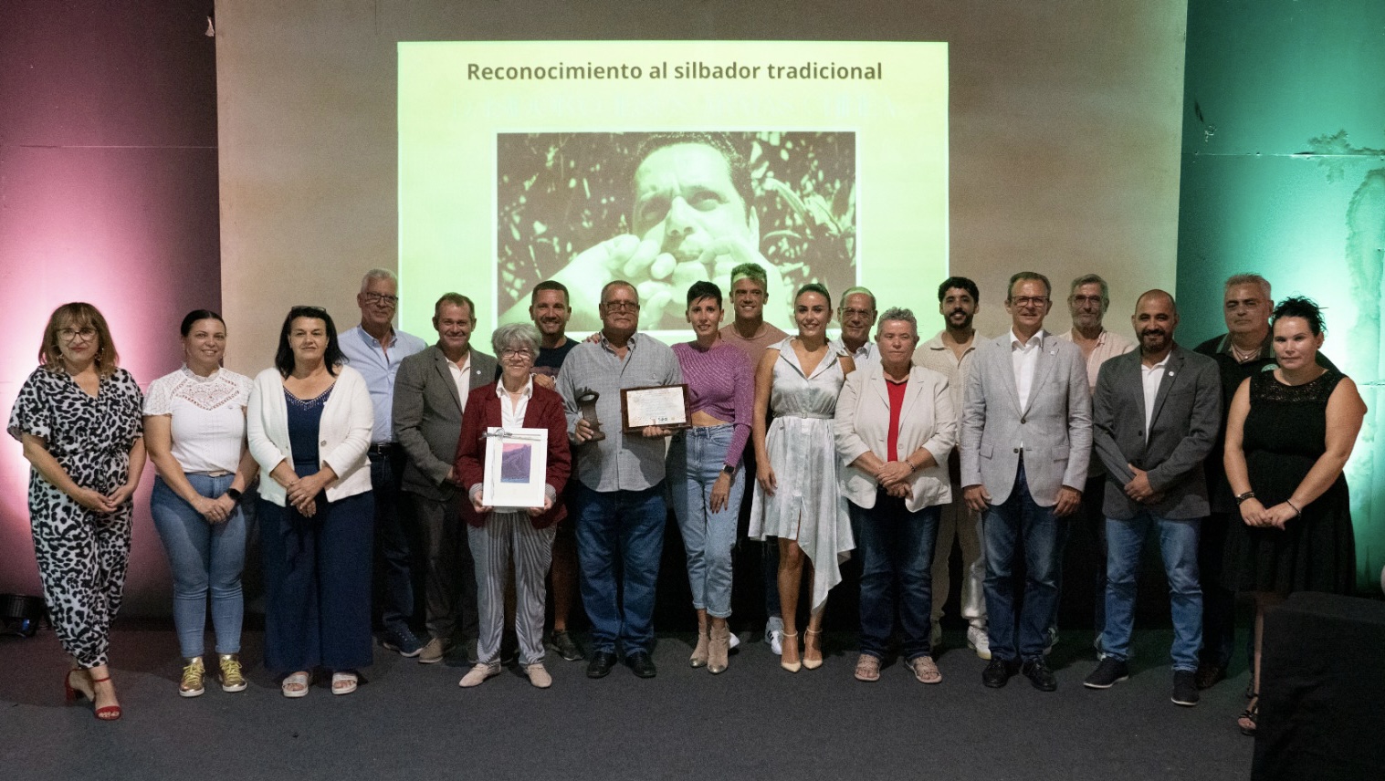 La Asociación Cultural Silbo Gomero reconoce al silbador Isidoro Jesús ...